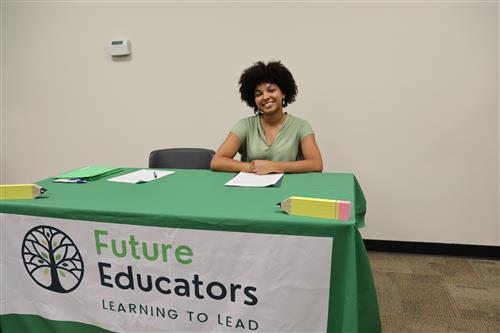 Nine Future Educators commit and sign to become teachers at SPS